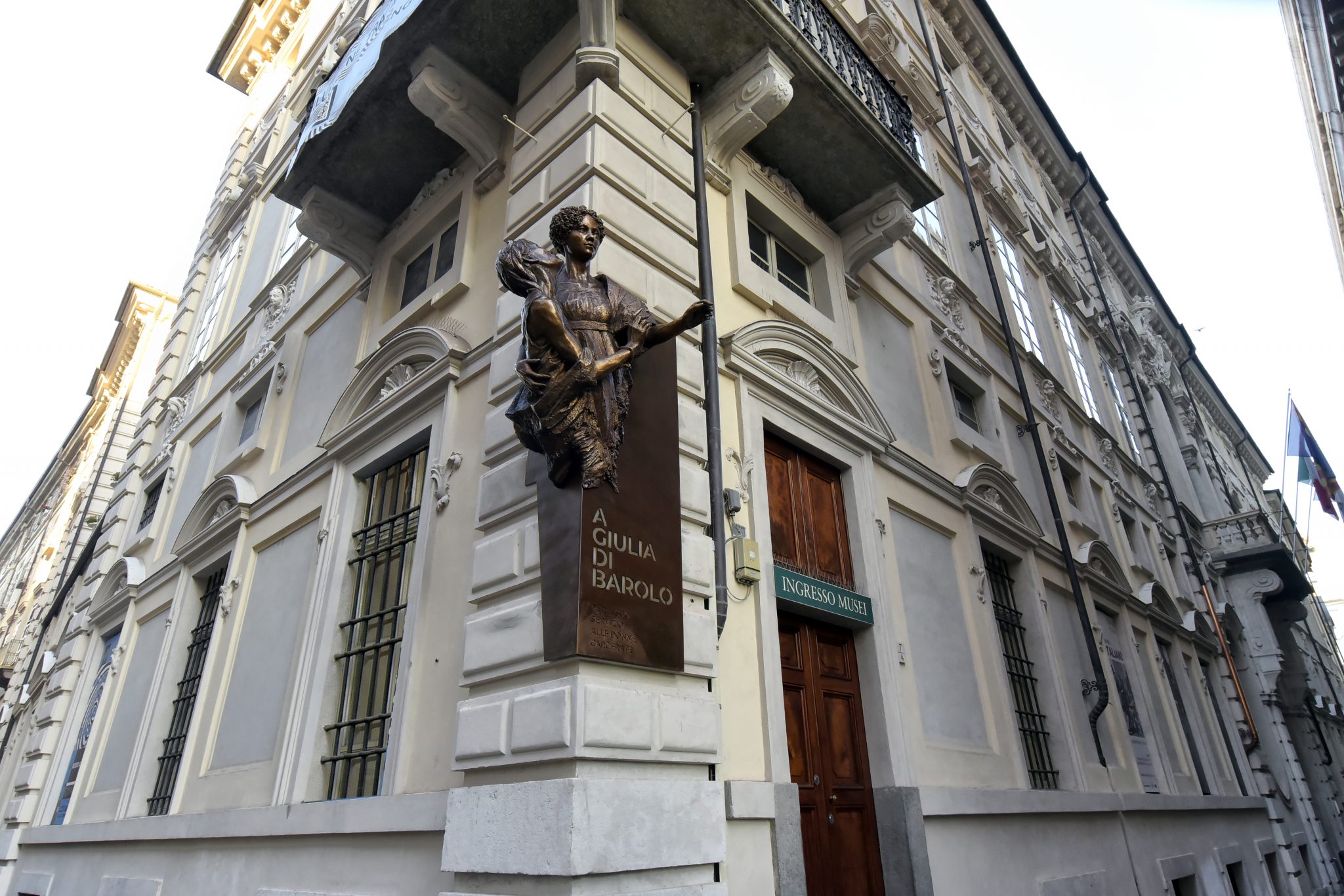 “A GIULIA DI BAROLO”, IL PRIMO MONUMENTO DEDICATO A UNA DONNA DELLA ...