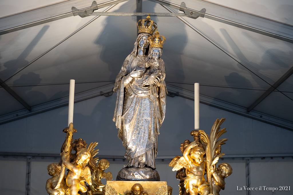 Solennità della Consolata: mons. Nosiglia guida la supplica serale alla ...