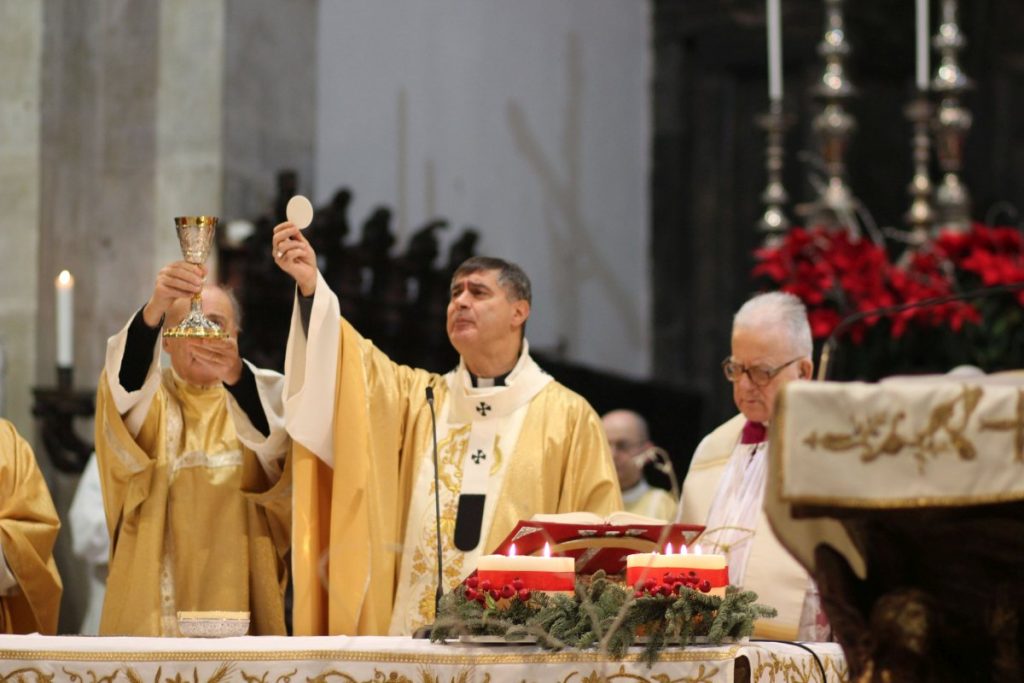 Mons. Roberto Repole in Cattedrale a Torino per la Messa del giorno di ...