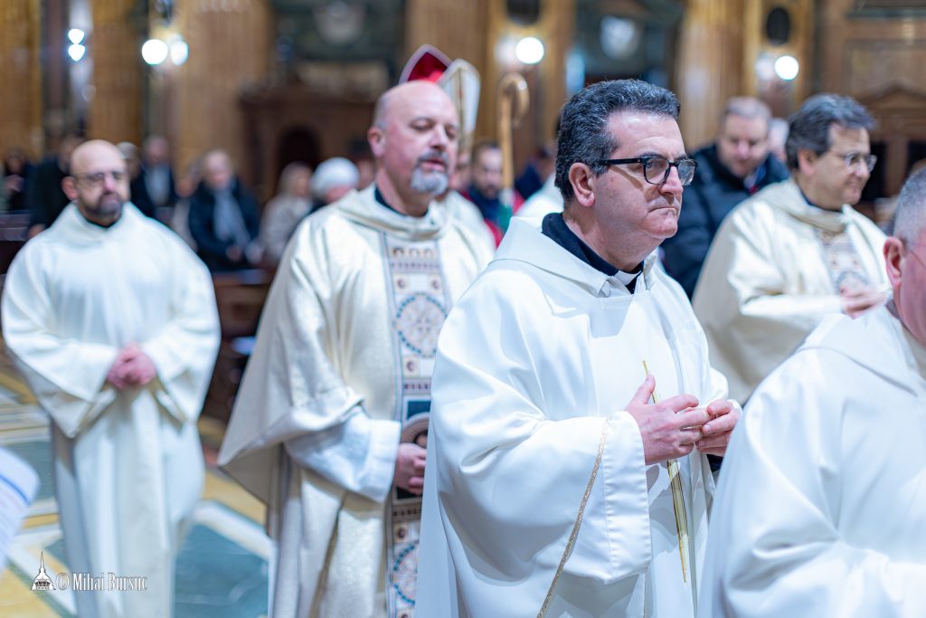 Mons. Giraudo presiede S. Messa della vigilia della solennità di S ...