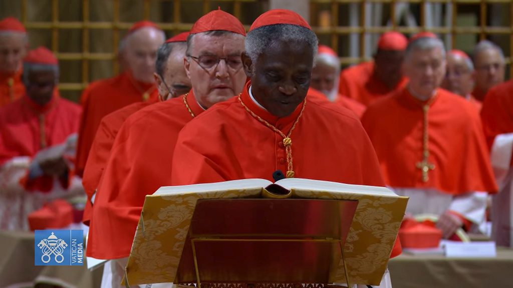 Il card. Roberto Repole tra i cardinali elettori in Conclave, Città del ...