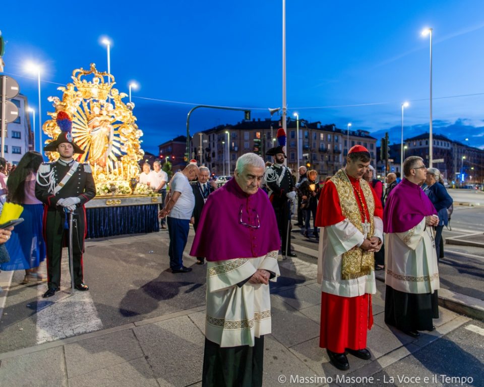 Solennità di Maria Ausiliatrice, processione guidata dal card. Repole ...